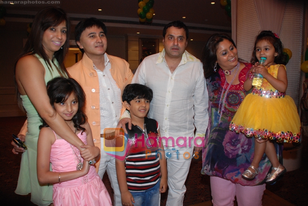 Krishka & Sunil Lulla along with Sammeer & Palak Sheth with their families at Palak and Sammeer ...